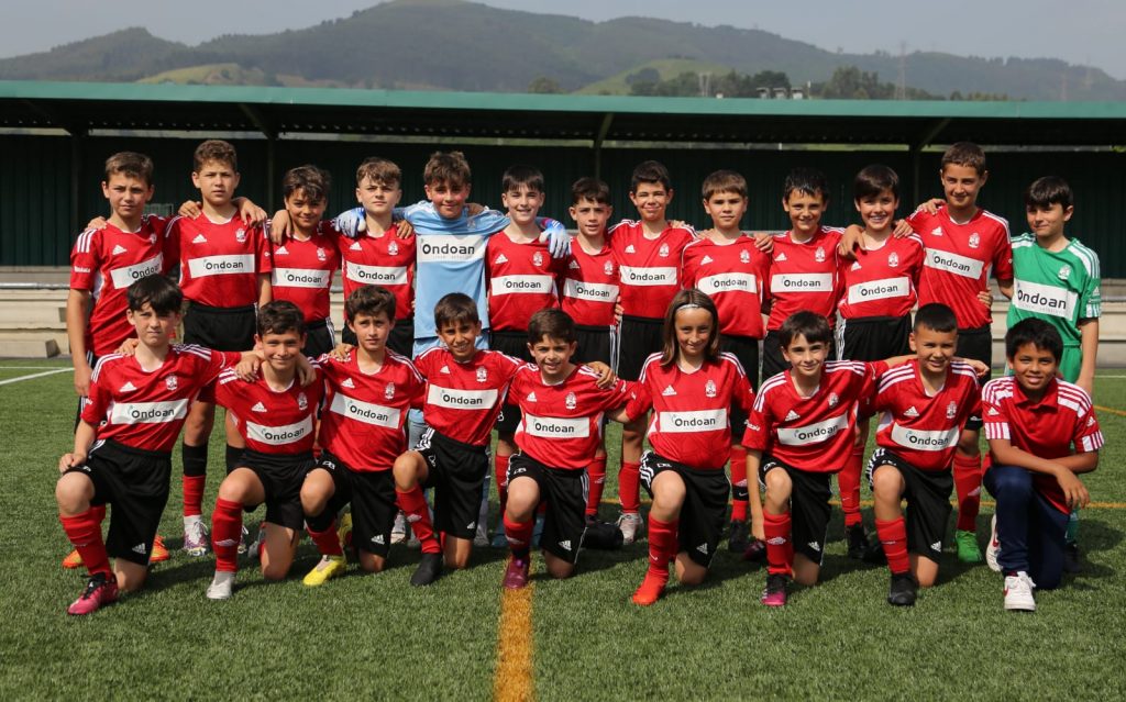 FINAL DEL FÚTBOL ESCOLAR | Danok Bat